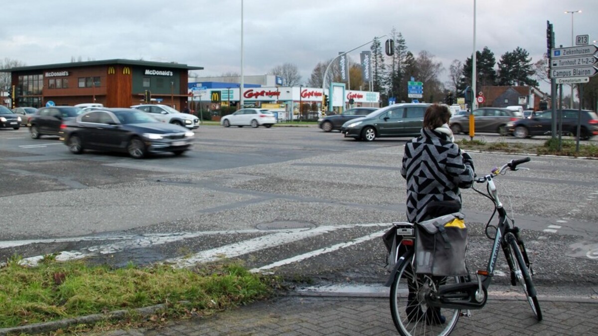 Duidelijkheid over conflictvrij maken van bijna alle kruispunten op Turnhoutse ring | GVA